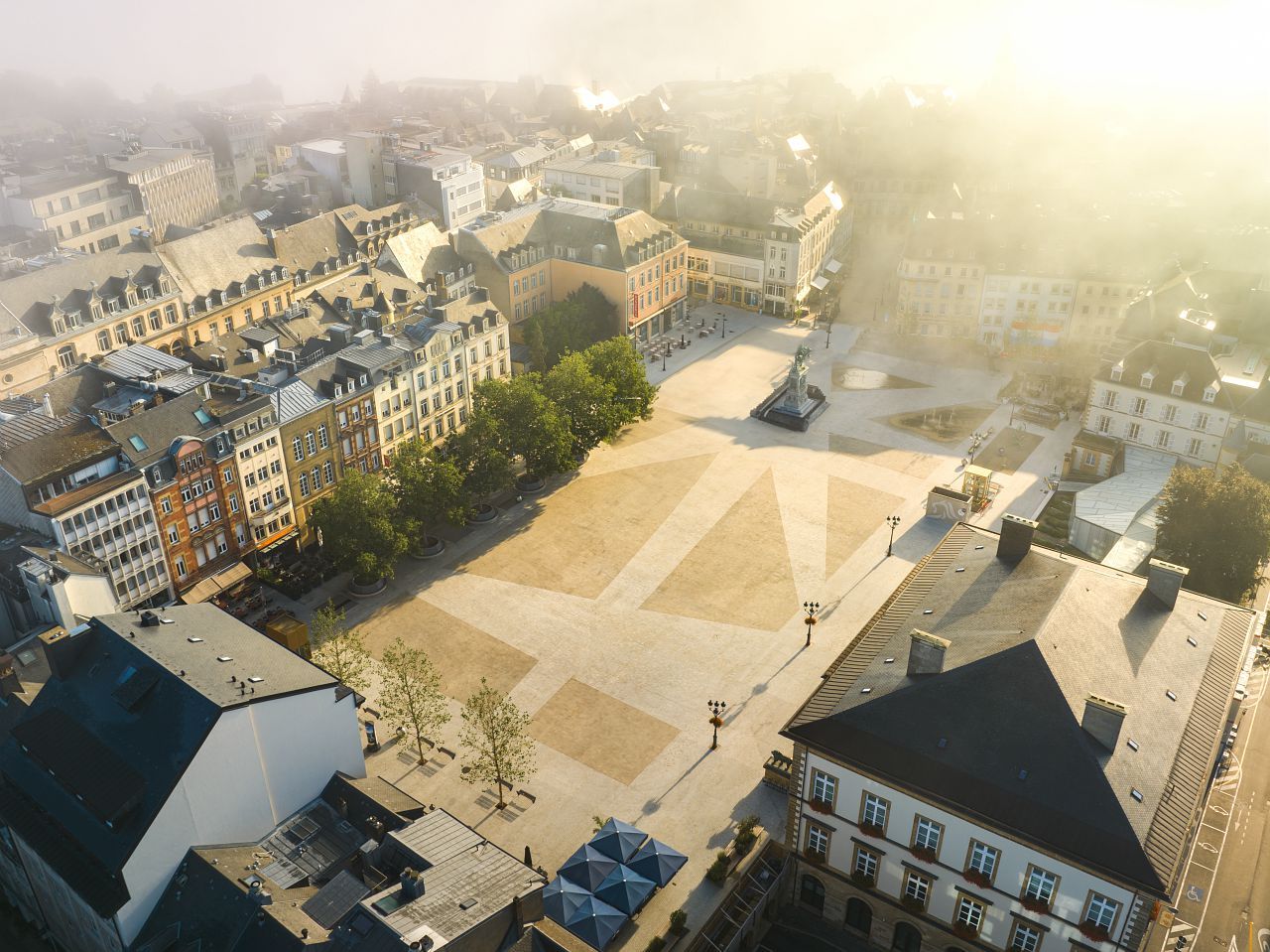 Place Guillaume II & Monument Michel Rodange - Visit Luxembourg
