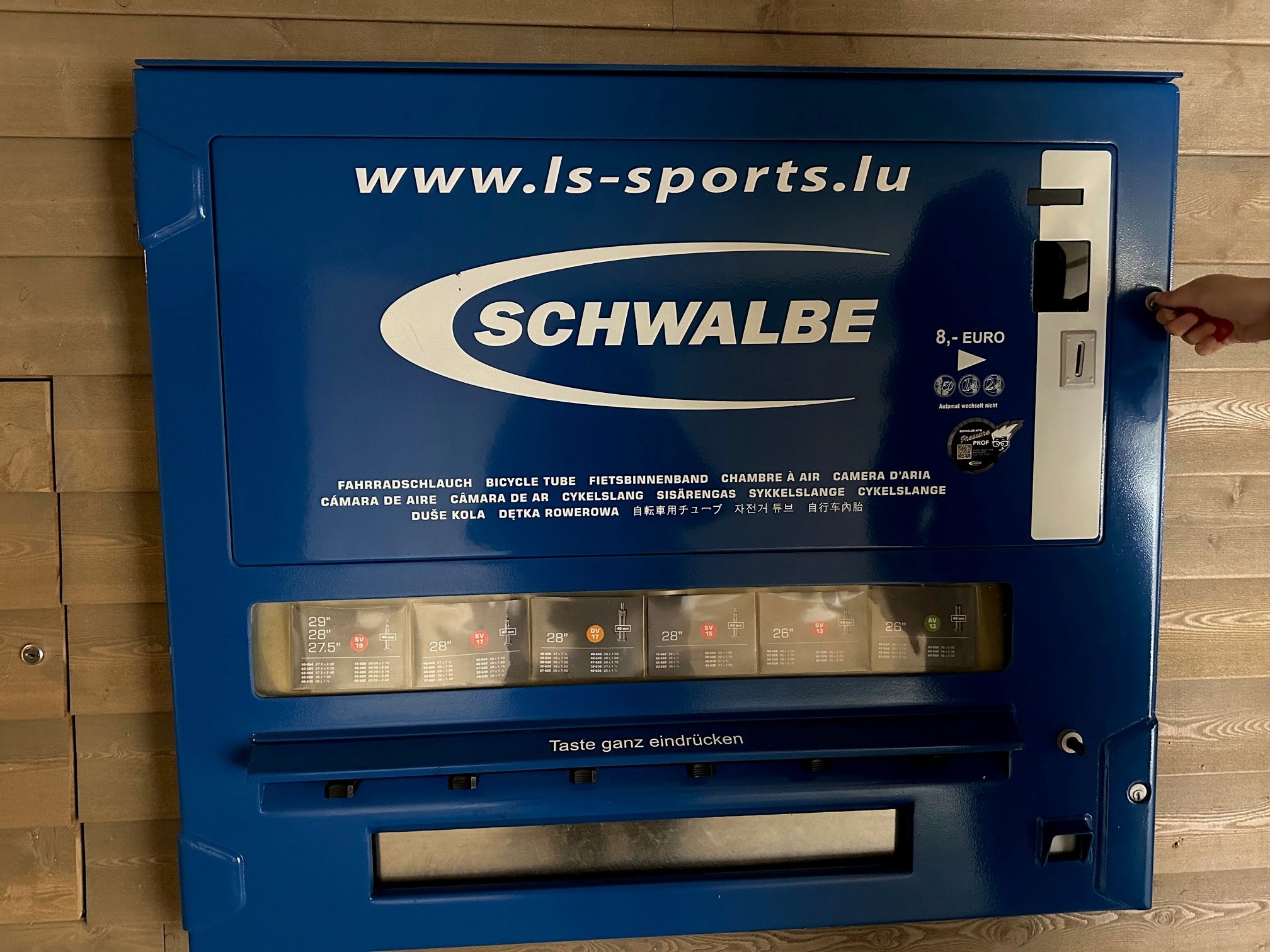 Bike repair station Useldange Péitche Lauer - Visit Luxembourg